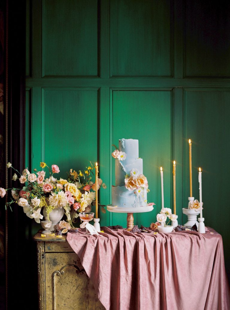 5 Incredible Wedding Cake Table Designs - Lustre Theory